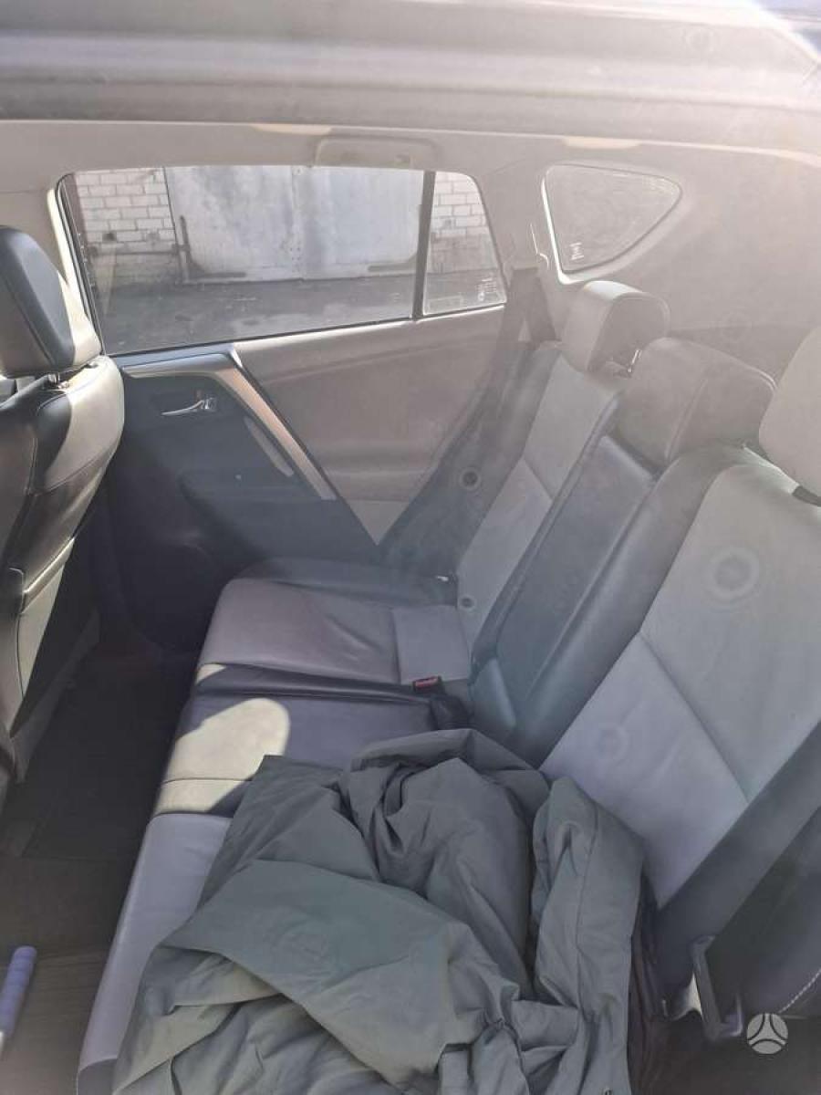 Melns Toyota RAV4 2013 Ukmergė, ar dzinēja tilpumu 1.99 L un nobraukumu 214 tūkst. km par 10800 €, foto 9 vietnē AUTOMOTO.COM.LV