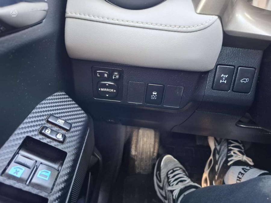 Melns Toyota RAV4 2013 Ukmergė, ar dzinēja tilpumu 1.99 L un nobraukumu 214 tūkst. km par 10800 €, foto 13 vietnē AUTOMOTO.COM.LV