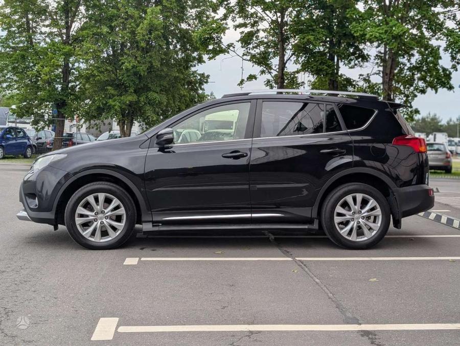 Melns Toyota RAV4 2013 Viļņa, ar dzinēja tilpumu 2.23 L un nobraukumu 245 tūkst. km par 11000 €, foto 5 vietnē AUTOMOTO.COM.LV