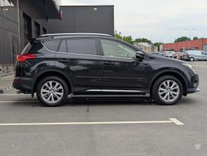Melns Toyota RAV4 2013 Viļņa, ar dzinēja tilpumu 2.23 L un nobraukumu 245 tūkst. km par 11000 €, foto 7 vietnē AUTOMOTO.COM.LV
