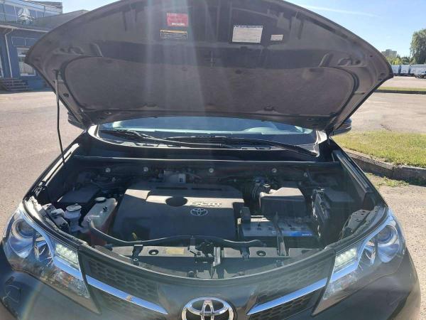 Black Toyota RAV4 2013 in Panevezys, with an engine capacity of 2.23 L and mileage of 253 thousand km for 10400 €, photo 7 on AUTOMOTO.COM.LV