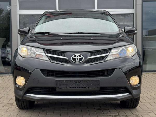 Black Toyota RAV4 2013 in Vilnius, with an engine capacity of 2.00 L and mileage of 253 thousand km for 11000 €, photo 4 on AUTOMOTO.COM.LV