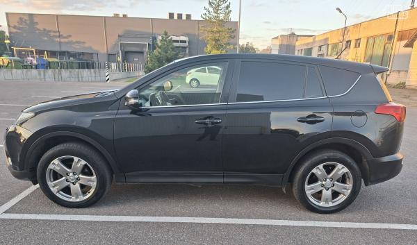 Toyota RAV4 2013 Marijampole vietnÄ Melns Toyota RAV4 2013 Marijampole, ar dzinÄja tilpumu 2.20 L un nobraukumu 280 tÅ«kst. km par 8999 ā¬, foto 5 vietnÄ AUTOMOTO.COM.LV