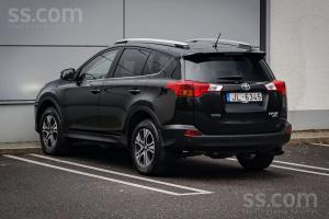 Black Toyota RAV4 2013 in Riga, with an engine capacity of 2.20 L and mileage of 312 thousand km for 10500 €, photo 7 on AUTOMOTO.COM.LV