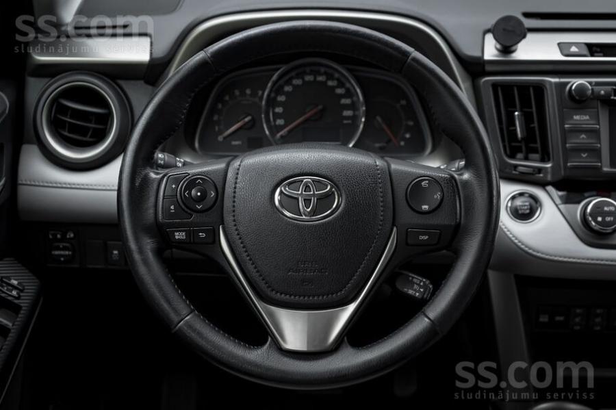 Black Toyota RAV4 2013 in Riga, with an engine capacity of 2.20 L and mileage of 312 thousand km for 10500 €, photo 20 on AUTOMOTO.COM.LV