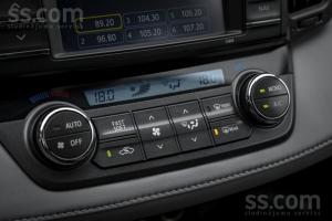 Black Toyota RAV4 2013 in Riga, with an engine capacity of 2.20 L and mileage of 312 thousand km for 10500 €, photo 26 on AUTOMOTO.COM.LV
