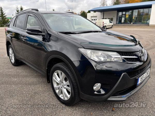 Melns Toyota RAV4 2013 Paide, ar dzinēja tilpumu 2.20 L un nobraukumu 210 tūkst. km par 11390 €, foto 7 vietnē AUTOMOTO.COM.LV