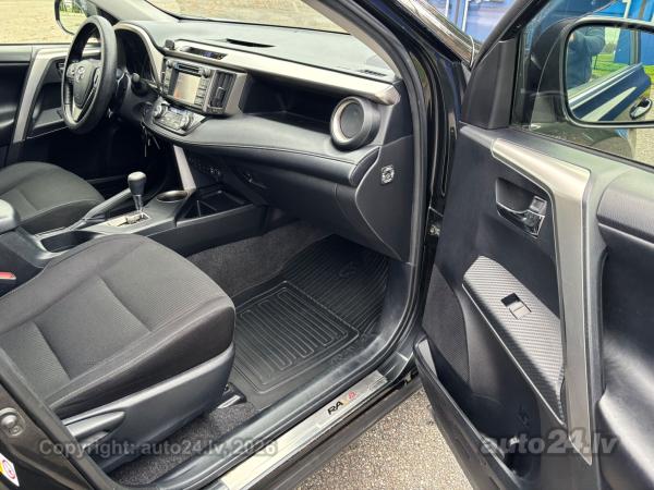 Melns Toyota RAV4 2013 Paide, ar dzinēja tilpumu 2.20 L un nobraukumu 210 tūkst. km par 11390 €, foto 10 vietnē AUTOMOTO.COM.LV