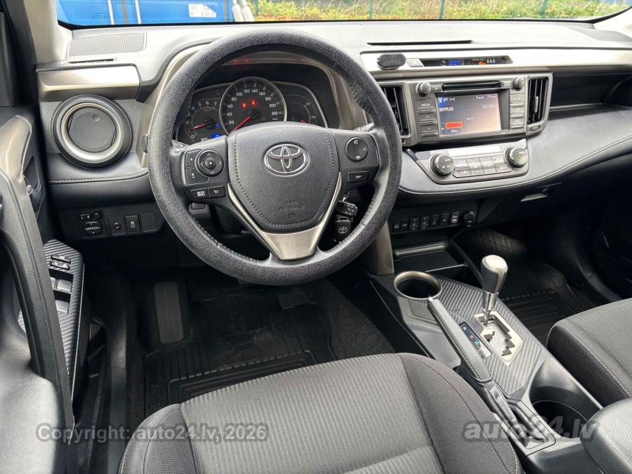 Melns Toyota RAV4 2013 Paide, ar dzinēja tilpumu 2.20 L un nobraukumu 210 tūkst. km par 11390 €, foto 12 vietnē AUTOMOTO.COM.LV