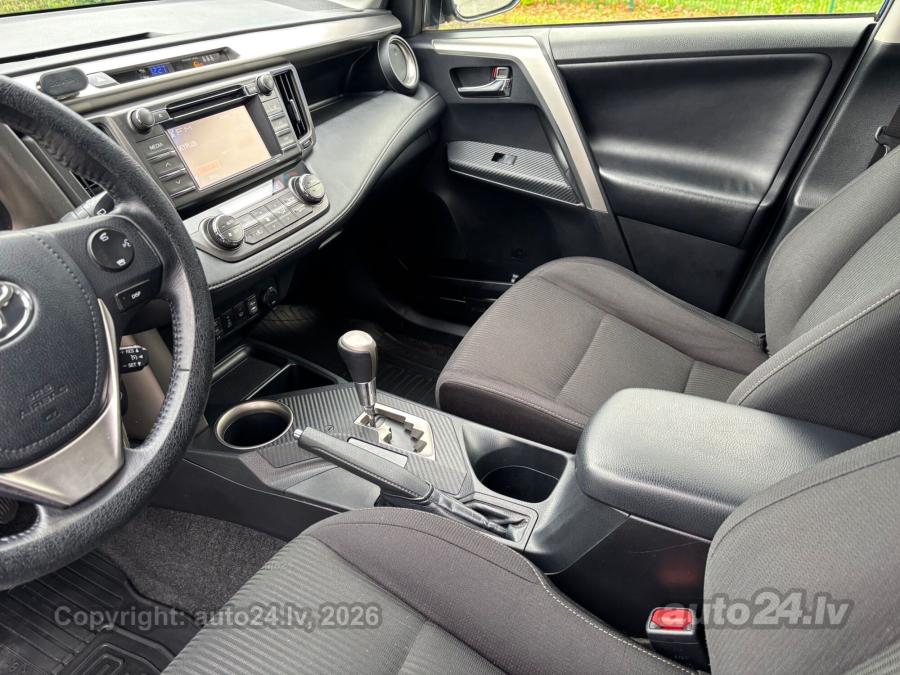 Melns Toyota RAV4 2013 Paide, ar dzinēja tilpumu 2.20 L un nobraukumu 210 tūkst. km par 11390 €, foto 13 vietnē AUTOMOTO.COM.LV