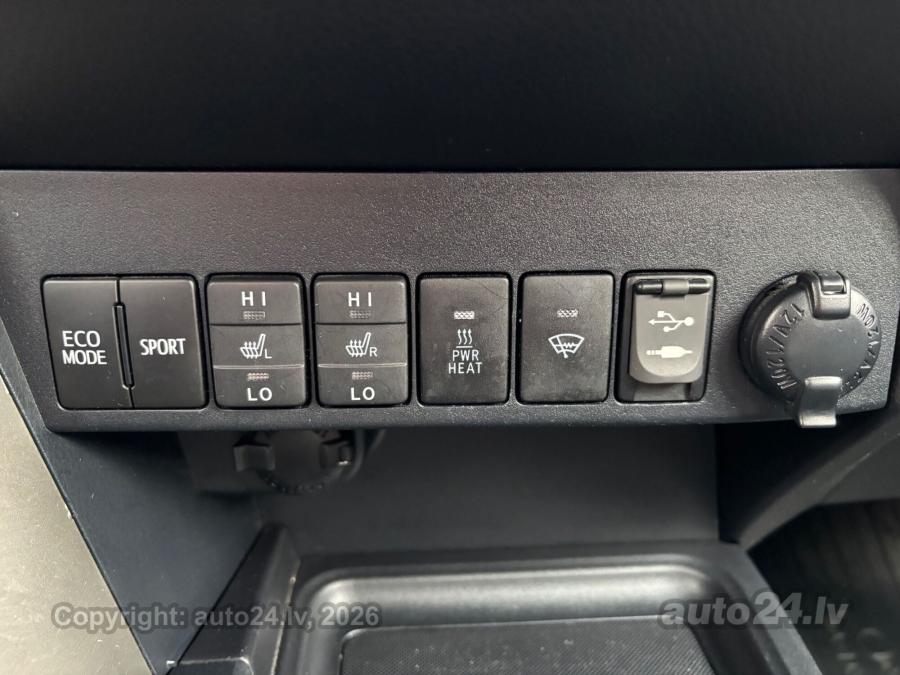 Melns Toyota RAV4 2013 Paide, ar dzinēja tilpumu 2.20 L un nobraukumu 210 tūkst. km par 11390 €, foto 20 vietnē AUTOMOTO.COM.LV