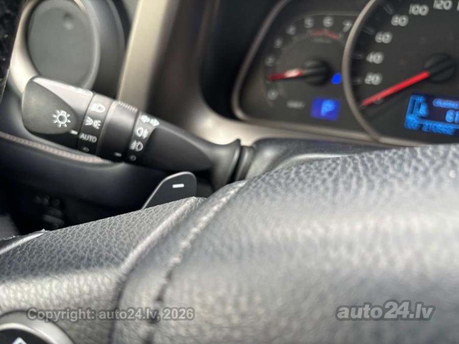 Melns Toyota RAV4 2013 Paide, ar dzinēja tilpumu 2.20 L un nobraukumu 210 tūkst. km par 11390 €, foto 21 vietnē AUTOMOTO.COM.LV