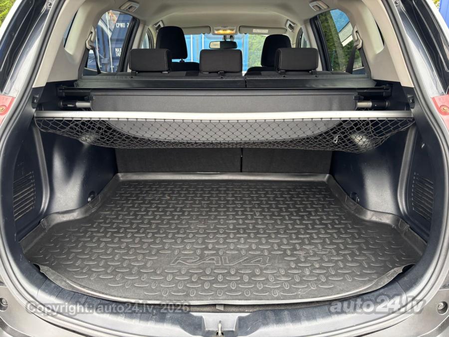 Melns Toyota RAV4 2013 Paide, ar dzinēja tilpumu 2.20 L un nobraukumu 210 tūkst. km par 11390 €, foto 25 vietnē AUTOMOTO.COM.LV
