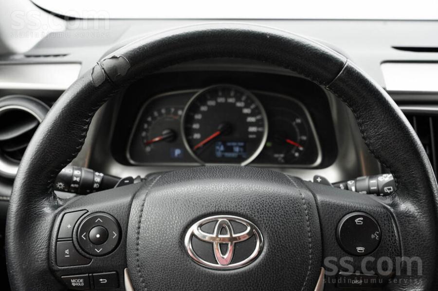 Melns Toyota RAV4 2014 Rīga, ar dzinēja tilpumu 2.00 L un nobraukumu 155 tūkst. km par 7000 €, foto 14 vietnē AUTOMOTO.COM.LV