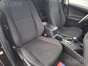 Black Toyota RAV4 2014 in Talsi, with an engine capacity of 2.20 L and mileage of 300 thousand km for 10500 €, photo 13 on AUTOMOTO.COM.LV