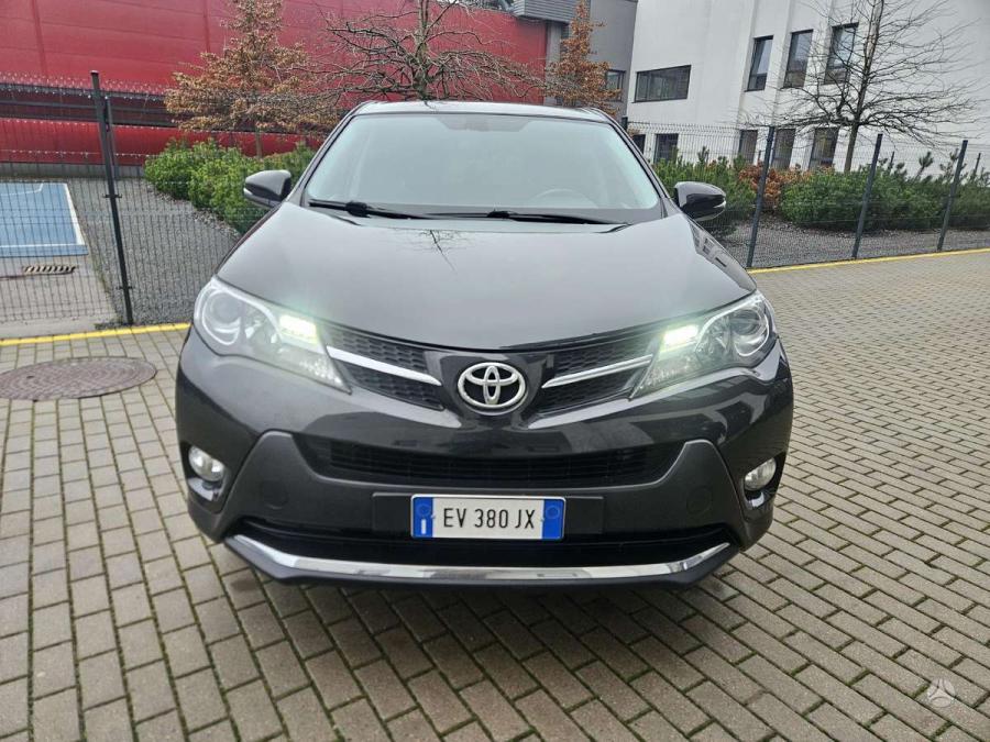 Melns Toyota RAV4 2014 Kauņa, ar dzinēja tilpumu 2.20 L un nobraukumu 169 tūkst. km par 12700 €, foto 5 vietnē AUTOMOTO.COM.LV