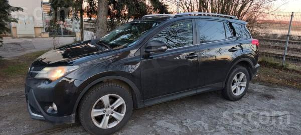 Black Toyota RAV4 2014 in Jurmala, with an engine capacity of 2.20 L and mileage of 305 thousand km for 8800 €, photo 2 on AUTOMOTO.COM.LV