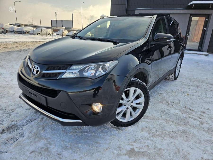 Black Toyota RAV4 2014 in Kaunas, with an engine capacity of 2.20 L and mileage of 169 thousand km for 11750 €, photo 1 on AUTOMOTO.COM.LV