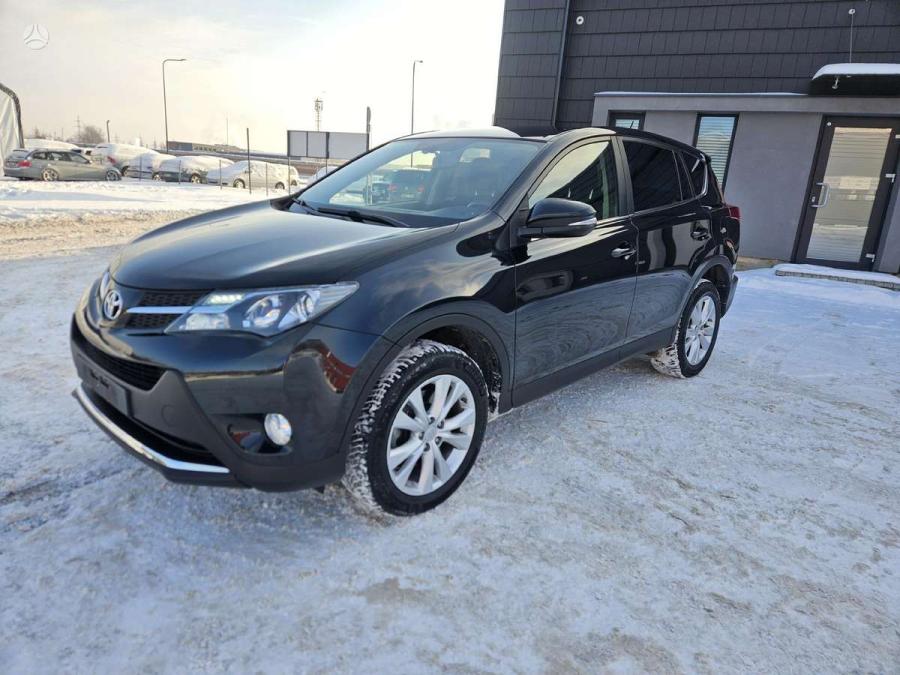 Black Toyota RAV4 2014 in Kaunas, with an engine capacity of 2.20 L and mileage of 169 thousand km for 11750 €, photo 6 on AUTOMOTO.COM.LV