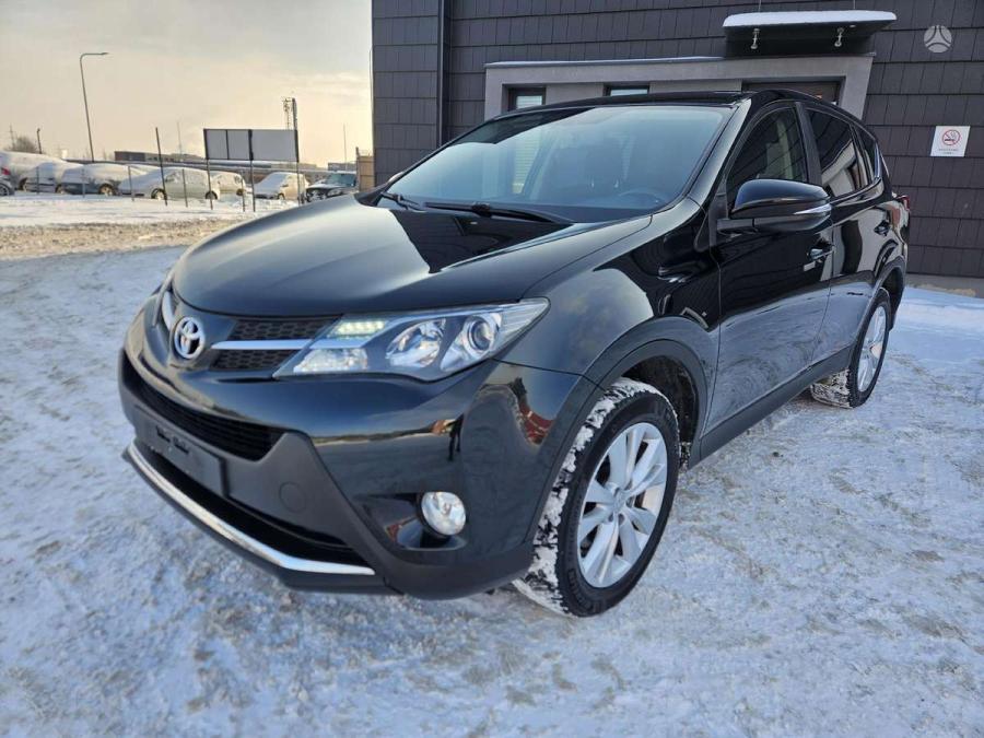 Black Toyota RAV4 2014 in Kaunas, with an engine capacity of 2.20 L and mileage of 169 thousand km for 11750 €, photo 12 on AUTOMOTO.COM.LV