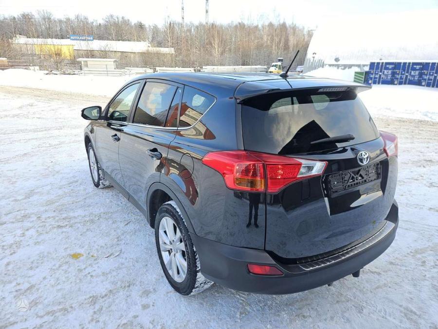 Black Toyota RAV4 2014 in Kaunas, with an engine capacity of 2.20 L and mileage of 169 thousand km for 11750 €, photo 25 on AUTOMOTO.COM.LV