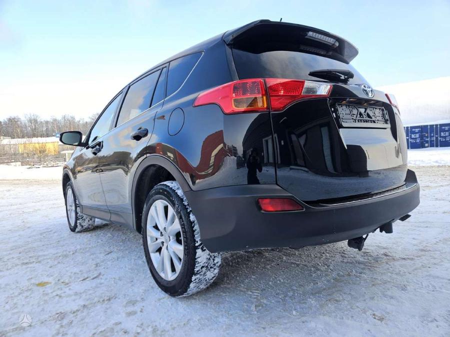 Black Toyota RAV4 2014 in Kaunas, with an engine capacity of 2.20 L and mileage of 169 thousand km for 11750 €, photo 26 on AUTOMOTO.COM.LV