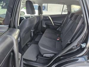 Black Toyota RAV4 2014 in Kaunas, with an engine capacity of 2.20 L and mileage of 169 thousand km for 11750 €, photo 39 on AUTOMOTO.COM.LV