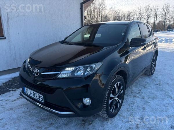 Black Toyota RAV4 2014 in Jelgava, with an engine capacity of 2.00 L and mileage of 207 thousand km for 9800 €, photo 1 on AUTOMOTO.COM.LV