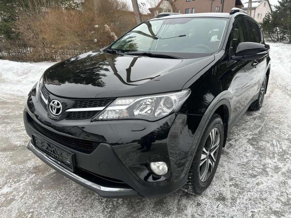 Black Toyota RAV4 2014 in Vilnius, with an engine capacity of 2.00 L and mileage of 293 thousand km for 10200 €, photo 3 on AUTOMOTO.COM.LV