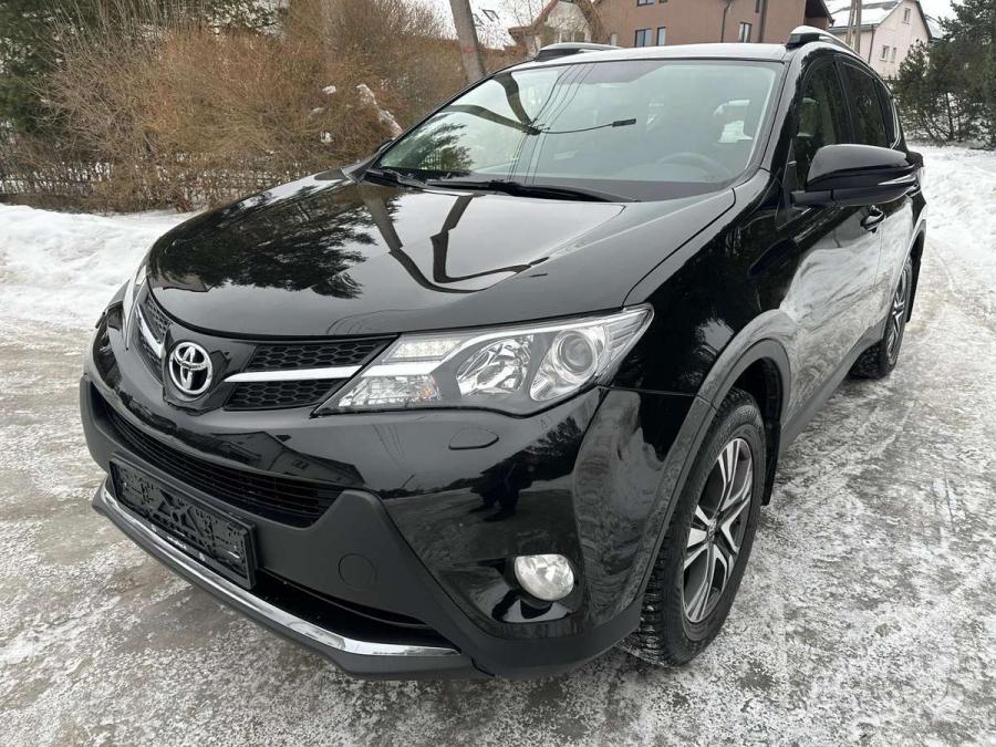 Black Toyota RAV4 2014 in Vilnius, with an engine capacity of 2.00 L and mileage of 293 thousand km for 10200 €, photo 3 on AUTOMOTO.COM.LV