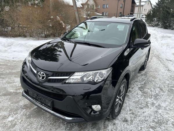 Black Toyota RAV4 2014 in Vilnius, with an engine capacity of 2.00 L and mileage of 293 thousand km for 10200 €, photo 4 on AUTOMOTO.COM.LV