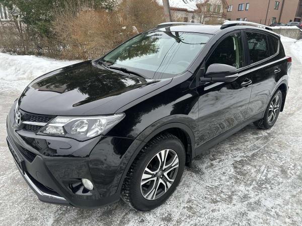 Black Toyota RAV4 2014 in Vilnius, with an engine capacity of 2.00 L and mileage of 293 thousand km for 10200 €, photo 5 on AUTOMOTO.COM.LV