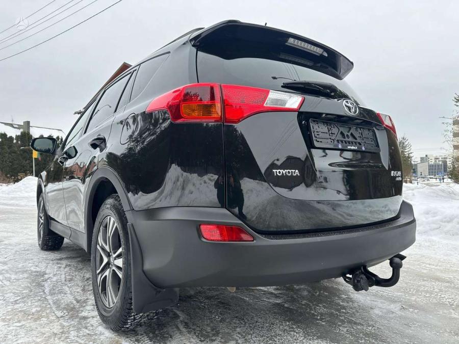 Black Toyota RAV4 2014 in Vilnius, with an engine capacity of 2.00 L and mileage of 293 thousand km for 10200 €, photo 9 on AUTOMOTO.COM.LV