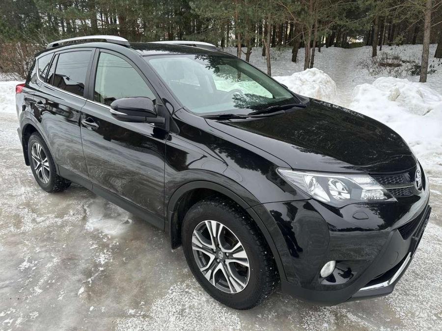 Black Toyota RAV4 2014 in Vilnius, with an engine capacity of 2.00 L and mileage of 293 thousand km for 10200 €, photo 14 on AUTOMOTO.COM.LV