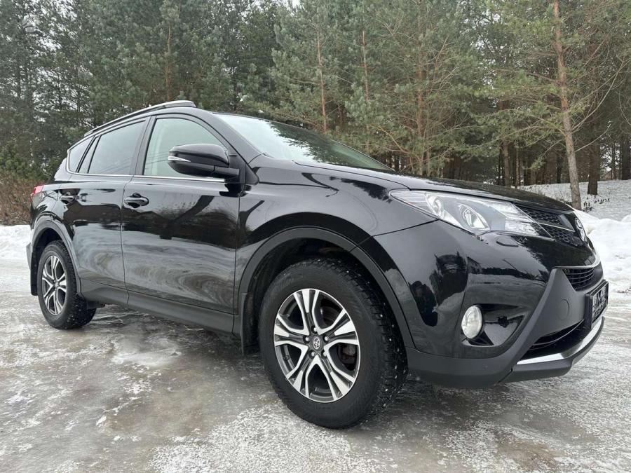 Black Toyota RAV4 2014 in Vilnius, with an engine capacity of 2.00 L and mileage of 293 thousand km for 10200 €, photo 15 on AUTOMOTO.COM.LV