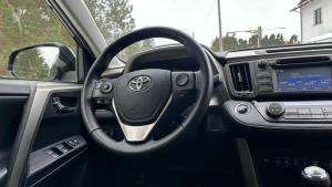Black Toyota RAV4 2014 in Vilnius, with an engine capacity of 2.00 L and mileage of 293 thousand km for 10200 €, photo 21 on AUTOMOTO.COM.LV
