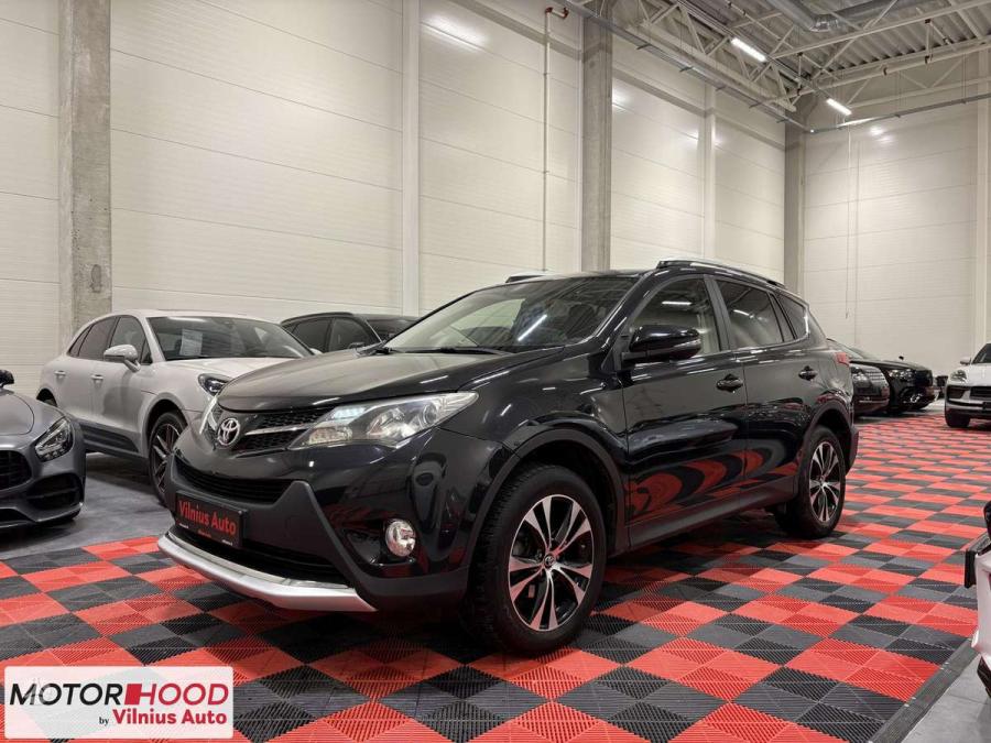 Black Toyota RAV4 2014 in Vilnius, with an engine capacity of 2.23 L and mileage of 180 thousand km for 13200 €, photo 1 on AUTOMOTO.COM.LV