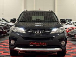 Black Toyota RAV4 2014 in Vilnius, with an engine capacity of 2.23 L and mileage of 180 thousand km for 13200 €, photo 2 on AUTOMOTO.COM.LV