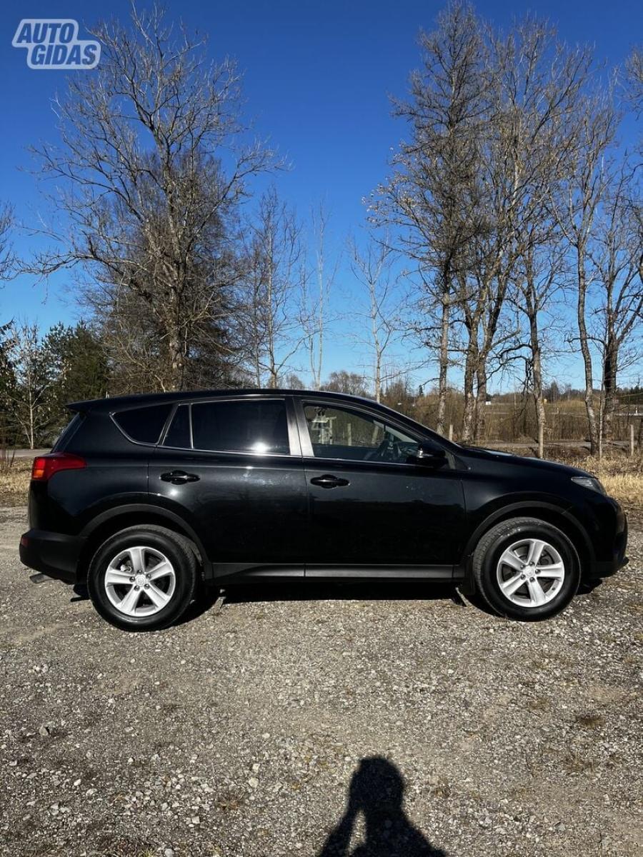 Black Toyota RAV4 2014 in Kelme, with an engine capacity of 2.00 L and mileage of 265 thousand km for 12000 €, photo 4 on AUTOMOTO.COM.LV