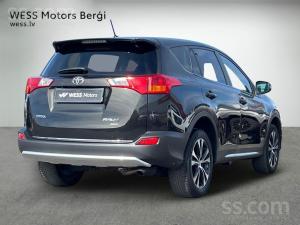 Black Toyota RAV4 2014 in Riga, with an engine capacity of 2.00 L and mileage of 198 thousand km for 10990 €, photo 3 on AUTOMOTO.COM.LV