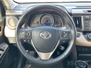 Black Toyota RAV4 2014 in Riga, with an engine capacity of 2.00 L and mileage of 198 thousand km for 10990 €, photo 13 on AUTOMOTO.COM.LV