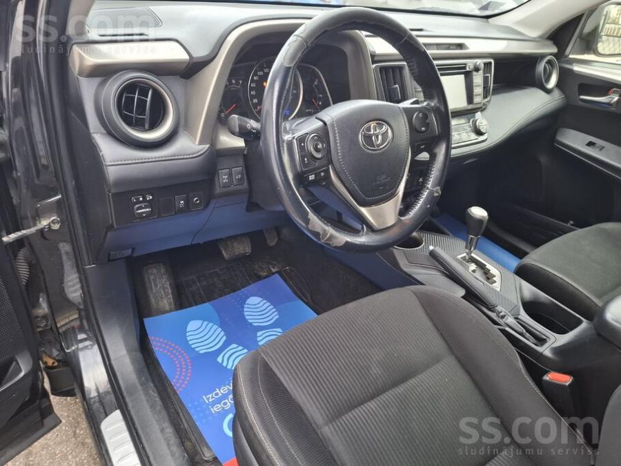 Melns Toyota RAV4 2014 Talsi, ar dzinēja tilpumu 2.20 L un nobraukumu 300 tūkst. km par 10500 €, foto 9 vietnē AUTOMOTO.COM.LV