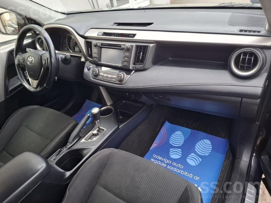 Melns Toyota RAV4 2014 Talsi, ar dzinēja tilpumu 2.20 L un nobraukumu 300 tūkst. km par 10500 €, foto 11 vietnē AUTOMOTO.COM.LV