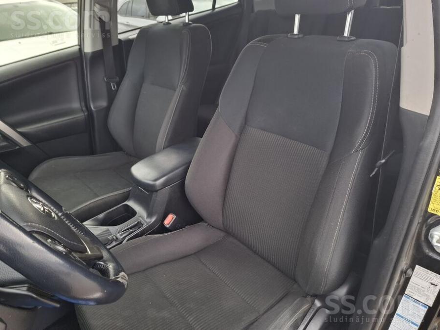 Melns Toyota RAV4 2014 Talsi, ar dzinēja tilpumu 2.20 L un nobraukumu 300 tūkst. km par 10500 €, foto 13 vietnē AUTOMOTO.COM.LV