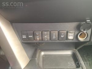 Melns Toyota RAV4 2014 Talsi, ar dzinēja tilpumu 2.20 L un nobraukumu 300 tūkst. km par 10500 €, foto 25 vietnē AUTOMOTO.COM.LV