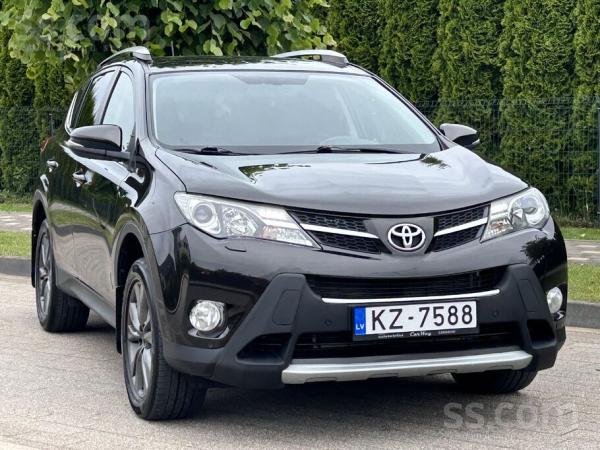 Melns Toyota RAV4 2014 Rīga, ar dzinēja tilpumu 2.20 L un nobraukumu 284 tūkst. km par 9950 €, foto 5 vietnē AUTOMOTO.COM.LV