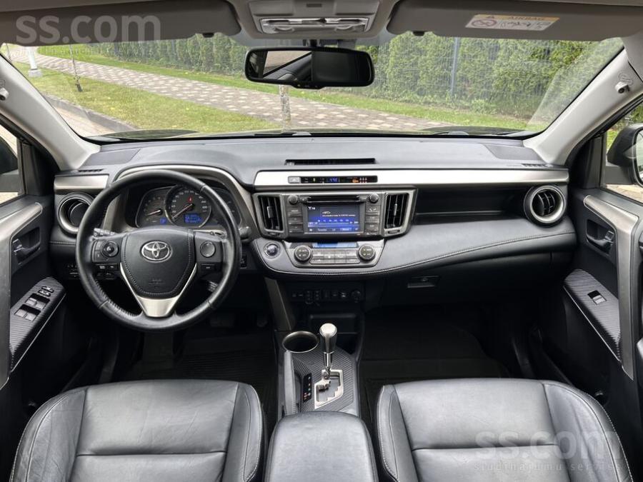 Melns Toyota RAV4 2014 Rīga, ar dzinēja tilpumu 2.20 L un nobraukumu 284 tūkst. km par 9950 €, foto 13 vietnē AUTOMOTO.COM.LV