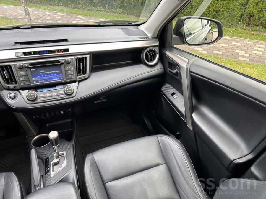 Melns Toyota RAV4 2014 Rīga, ar dzinēja tilpumu 2.20 L un nobraukumu 284 tūkst. km par 9950 €, foto 14 vietnē AUTOMOTO.COM.LV