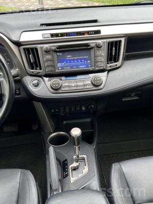 Melns Toyota RAV4 2014 Rīga, ar dzinēja tilpumu 2.20 L un nobraukumu 284 tūkst. km par 9950 €, foto 16 vietnē AUTOMOTO.COM.LV