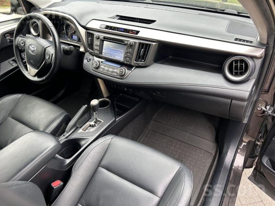 Melns Toyota RAV4 2014 Rīga, ar dzinēja tilpumu 2.20 L un nobraukumu 284 tūkst. km par 9950 €, foto 17 vietnē AUTOMOTO.COM.LV